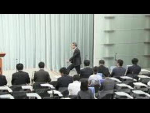 Japan to change name order in English documents
