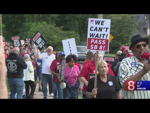 Outside the Governor's Mansion, union workers urge Lamont to approve unemployment benefits during st