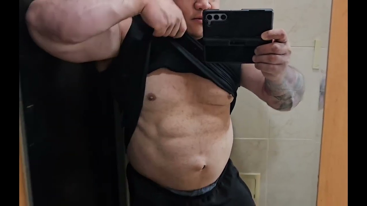 Korean Bodybuilder Muscle Flexing #80