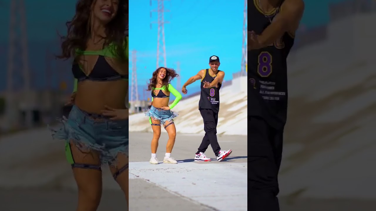 Can he keep up?!? 🦋😍 @MattSDance #shuffle #shuffledance