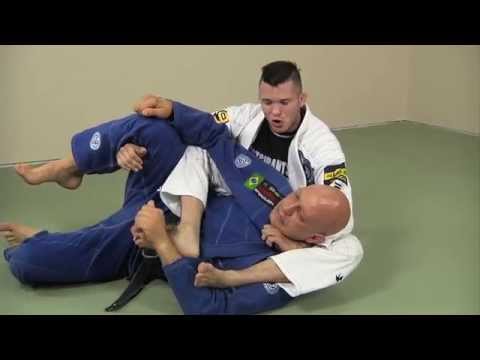 Bow and arrow choke (Okuri-eri-jime / Kata-te jime – rolling sliding ...