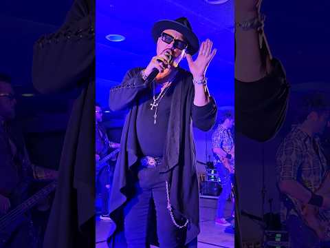 Geoff Tate Still Has It! #Queensryche #Walkintheshadows #headbangersball #80s #musicvideo