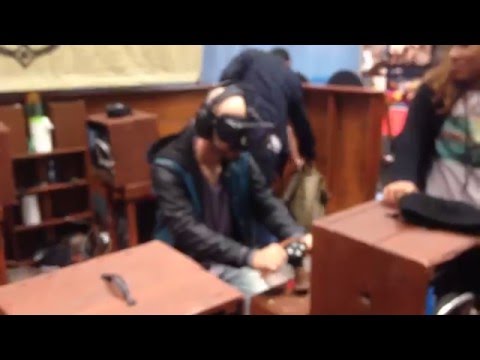 TRYING VIRTUAL REALITY FUNNY REACTIONS!
