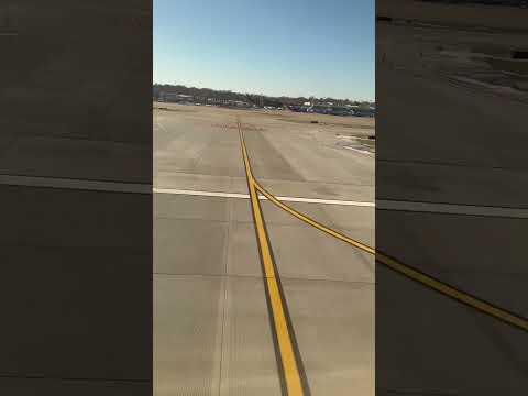 Landing in St Louis airport Southwest #southwest #stlouis