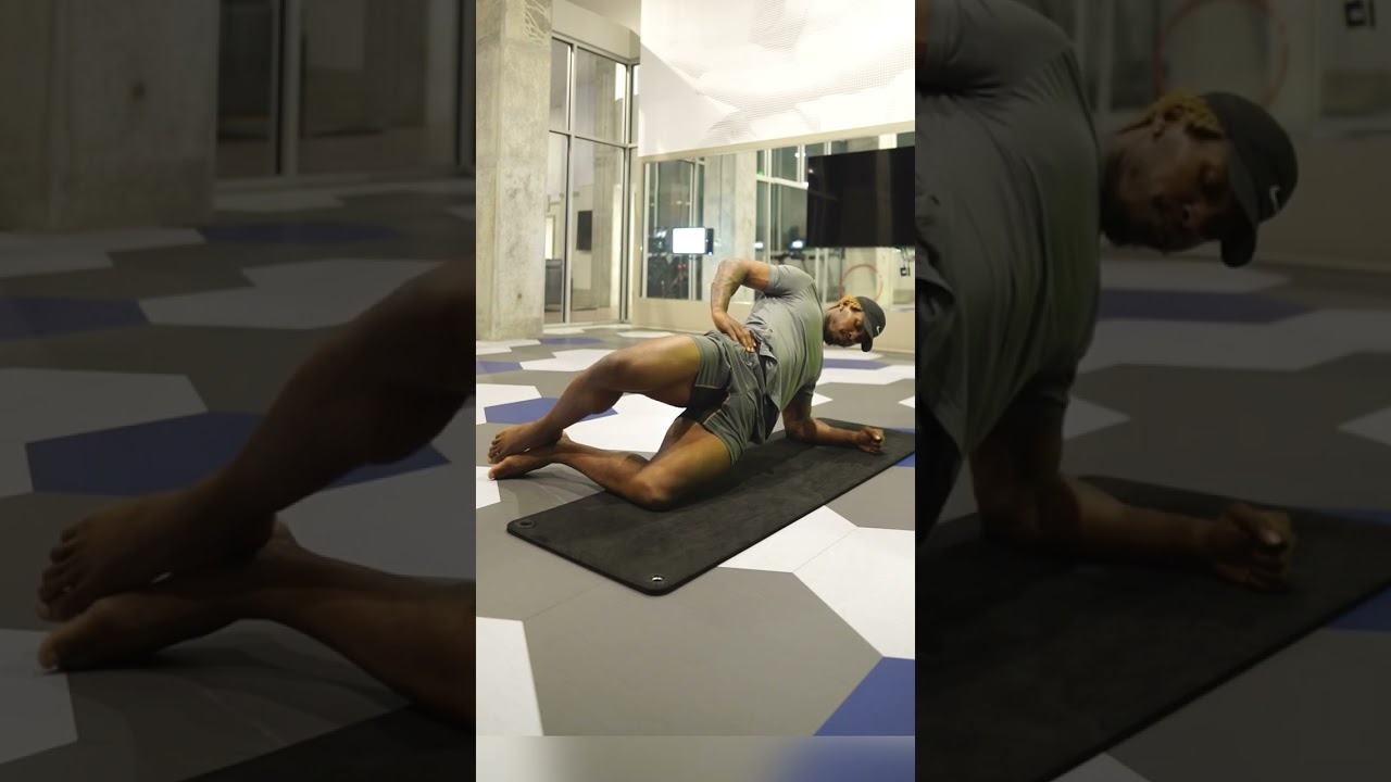 Clam Shell Iso Holds | Movement Improvement program link in gram bio IG:jimmieswain 🤝