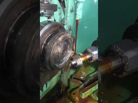 Spiral Bevel Gear || Bevel Gear || Gear cutting | # #gearworldtechnology #bevelgear #spiralbevelgear