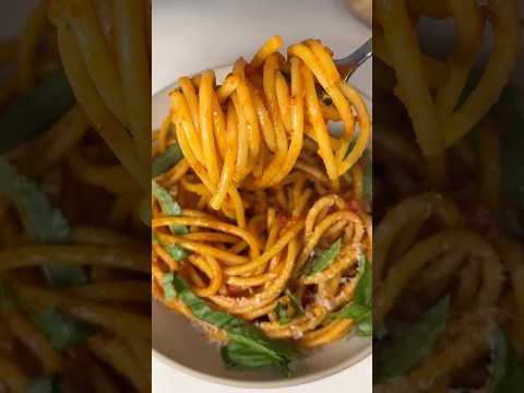 Bucatini all’Amatriciana 🍅🔥 A Pasta Classic Worth Making #shorts