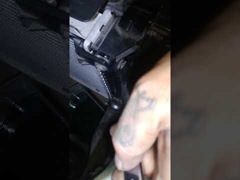 BMW E36 318ti 1.9l COOLANT sensor REMOVE 1 M44 ENGINE #bmw #automobile #e36 #mechanic #bmwm3