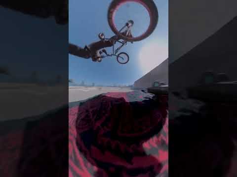 How to fake bullet-time with Insta 360 ONE-R ( Special effect.) 🤳🎥