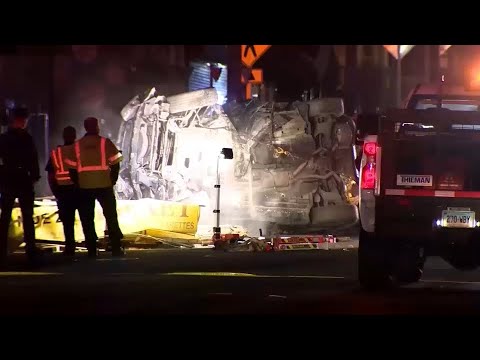4 killed, including 3 brothers, after car crashes into market in CT