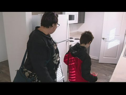 Indianapolis family receives keys to Habitat for Humanity home