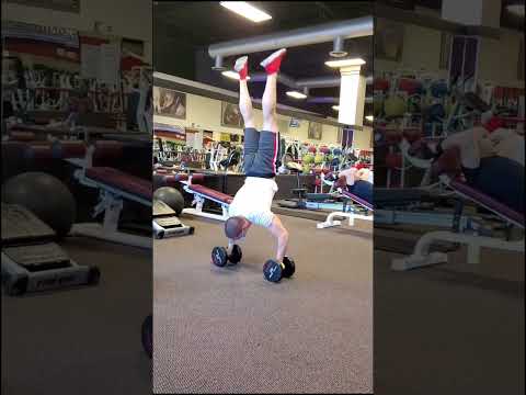 Nail Your Handstand with These Gym Tips! #workout #gym