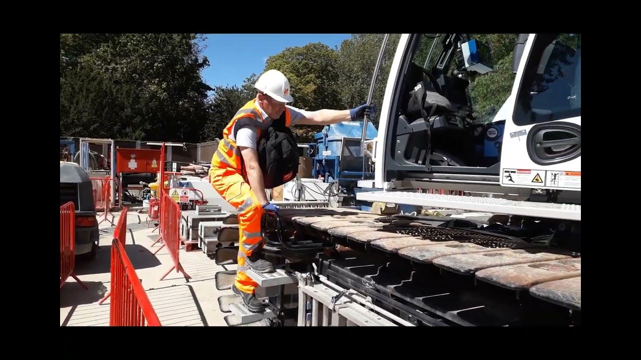 Crawler crane daily inspection and access