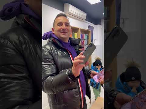 Misiek Koterski odwiedza ZbitaSzybka.pl Serwis Apple Warszawa - wymienia iPhone 11 Pro na 14 Pro