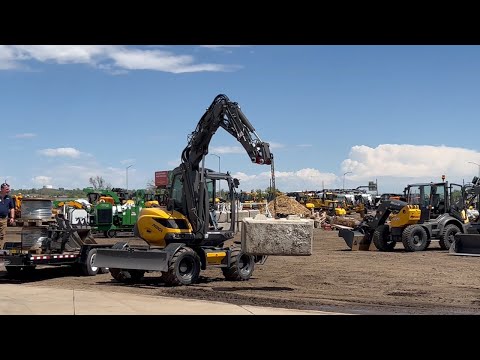 Mecalac Hosts Demo Days at Global Machinery