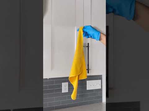 How To Clean Kitchen Cabinets!#kitchencleaning #cabinets #cleaningtips #cleankitchen #hometips