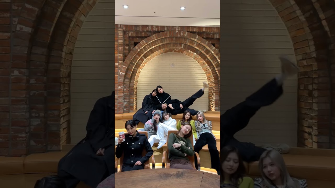 It's December😆🥰 I got the Feels of #HolidayCountdown 🎅