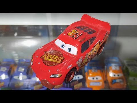Mattel Disney/Pixar Cars Tongue Lightning McQueen (Piston Cup Racer) Dinoco 400 Team Rust-eze 2007