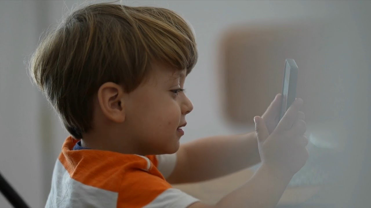 WHAT THE TECH? Expert warning parents of social media's hidden dangers