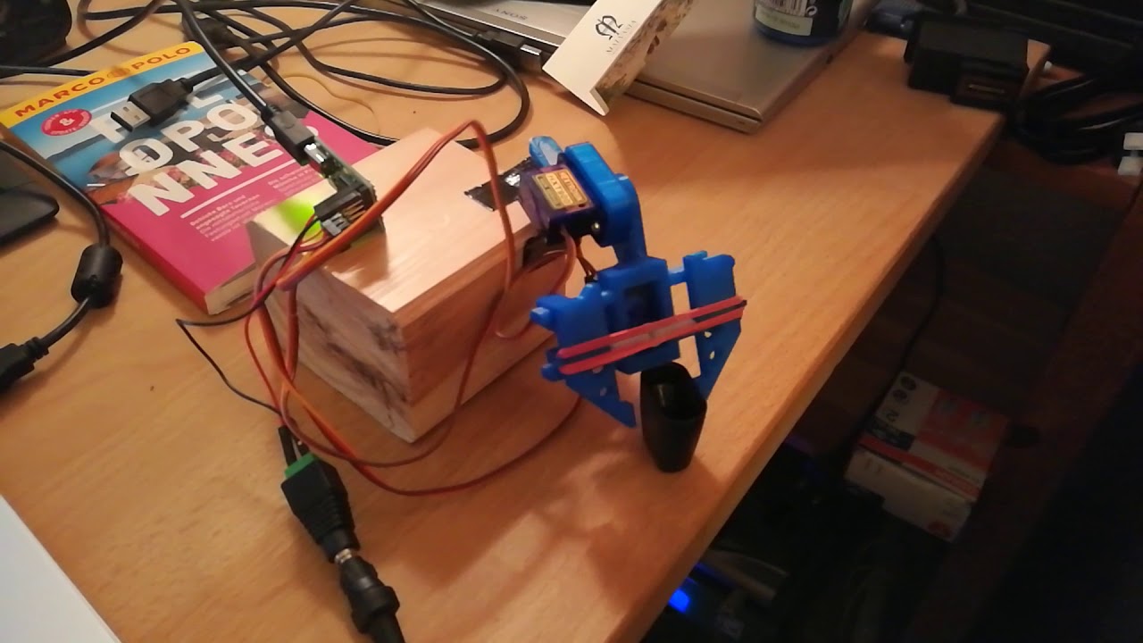 Simple 3D-printed parallel gripper
