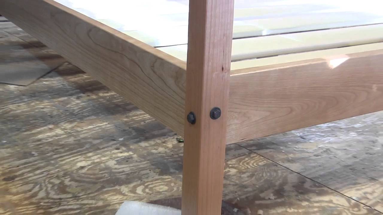 pencil post bed, finished bed details