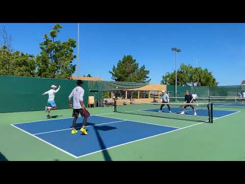 33 hits total during Baohua/Wei vs. Lin/Carl pickleball practice game