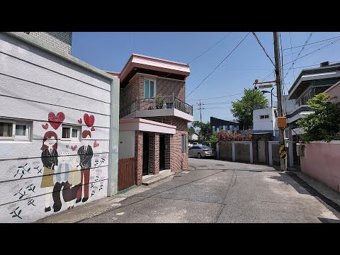 Korea walking tour - Yeosu-si Hanryeo-dong, Gonghwanam 5-gil alley, daytime view