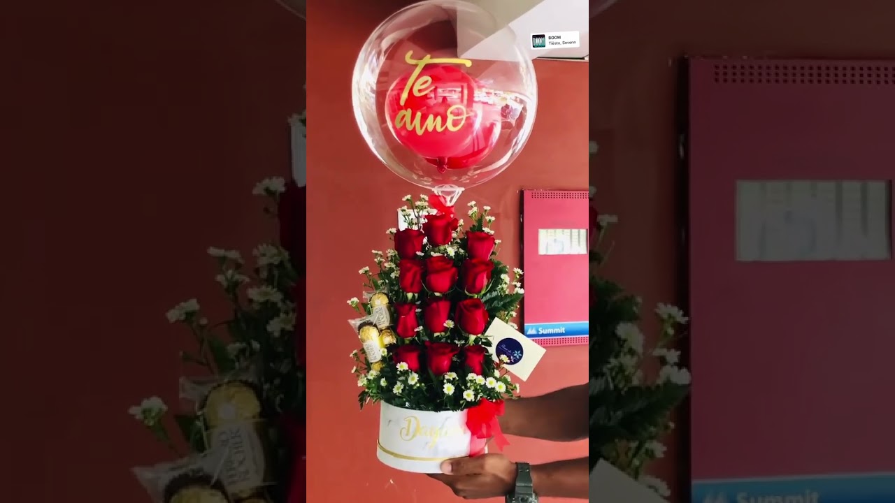 Arreglo floral con 12 rosas para San Valentín 💘🌹
