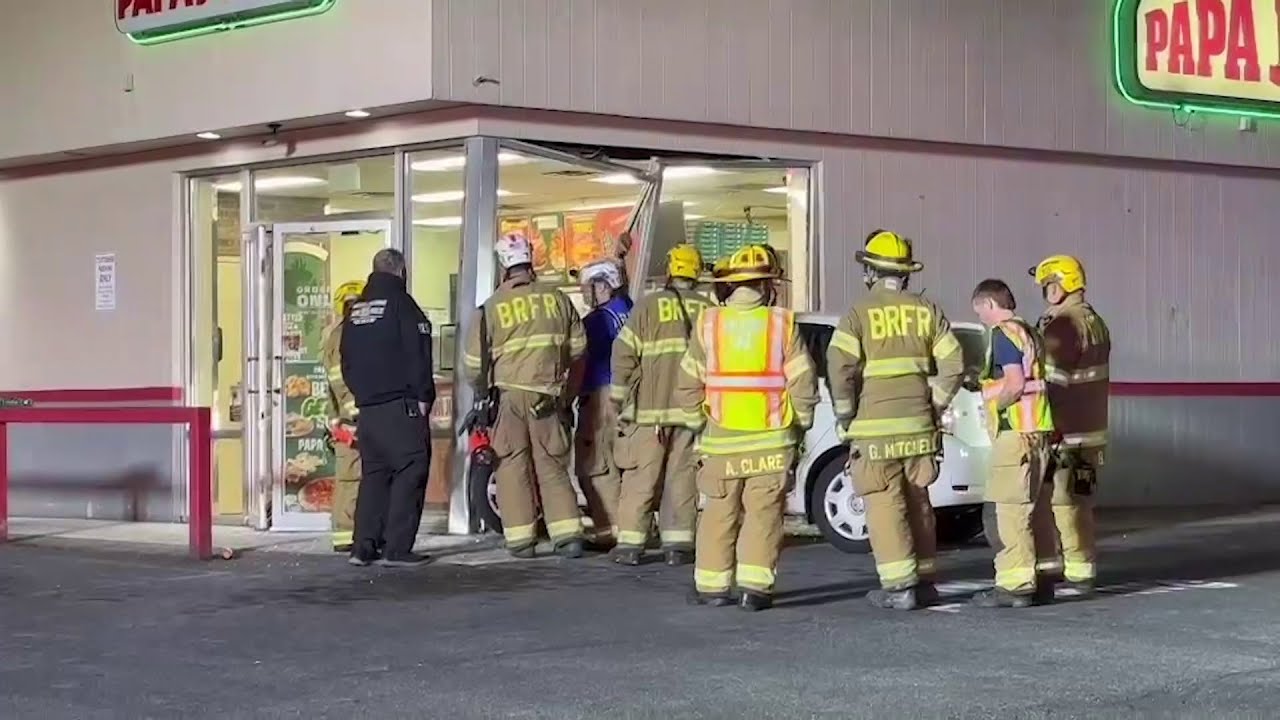 Car crashes into Papa Johns in Lancaster County