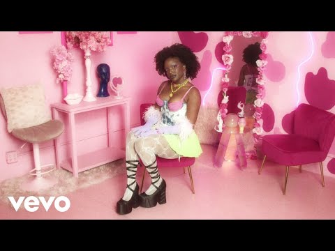 New Princess of Pop Adanna Duru, "You don't got no friends cause ur a b ...