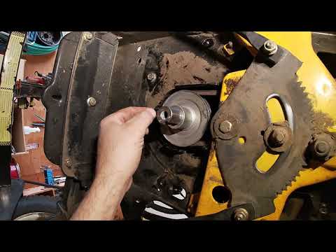 Cub Cadet lawn tractor drive belt replacement tips