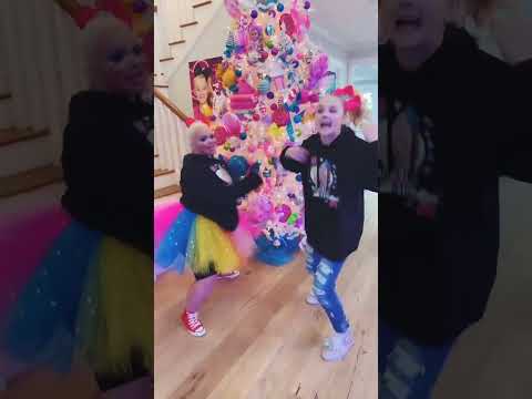 Enthusiastic Dance Duo Showcases Upbeat Energy in Lively Routine#dance #enthusiasm