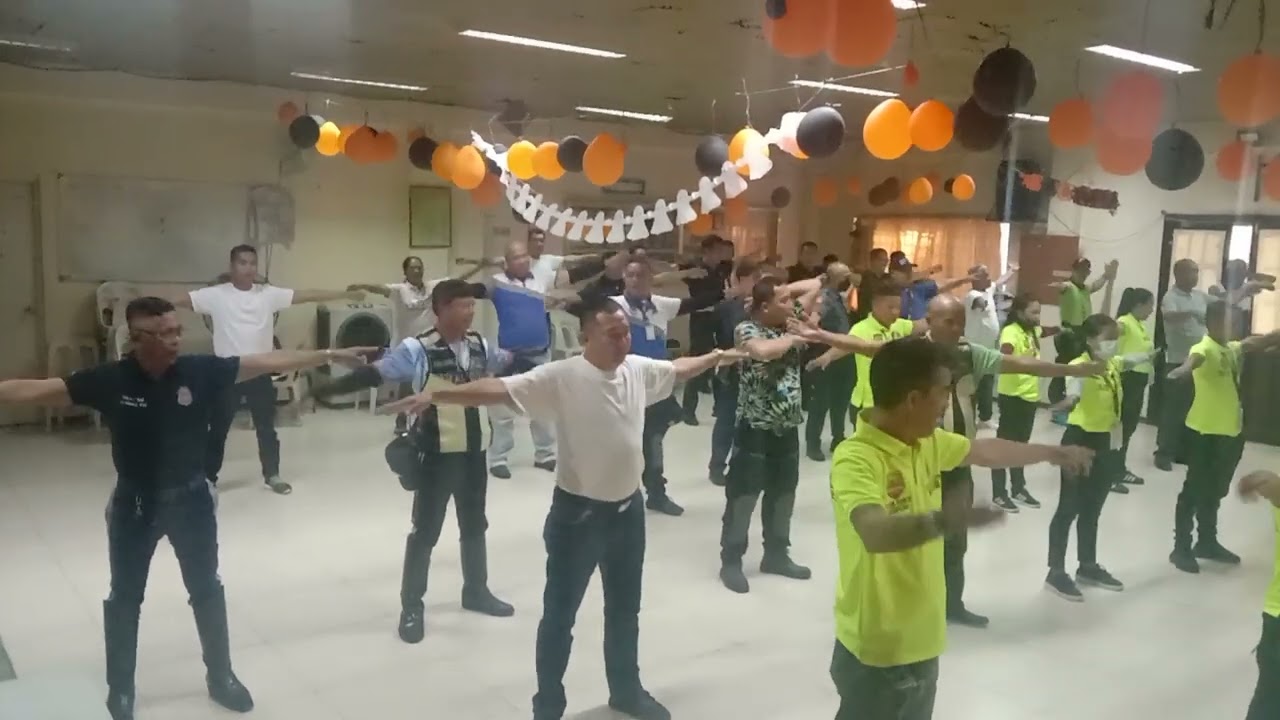The 13 basic traffic hand signal exercise continues to 4 phase