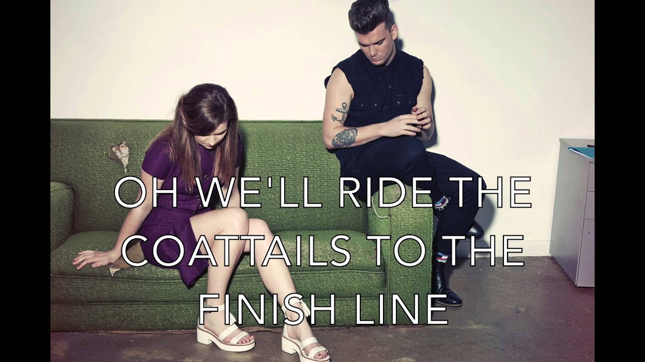 Coattails - Broods (Lyrics)
