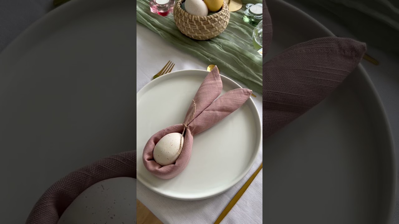 Easter Tablescape | Table Setting #easter  #tablescape #eastertable #eastertablesetting #tulips #diy