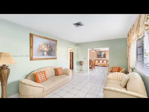 698 West 40th Place, Hialeah, FL 33012