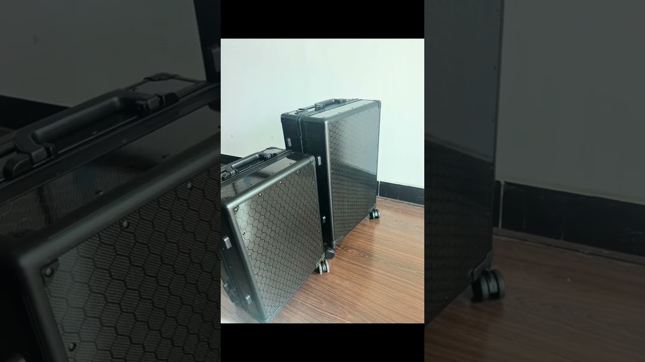 Customized Texture Size Twill Plain Football Pattern 3k 100% Real Carbon Fiber Suitcase Gift Travel