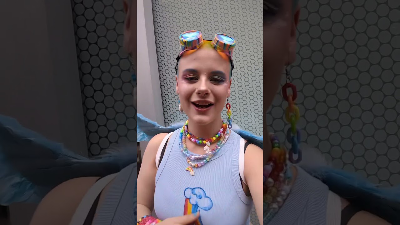 DESIGNER SHADES!! Rainbow dash cosplay !!! #PaxAUS #Cosplay