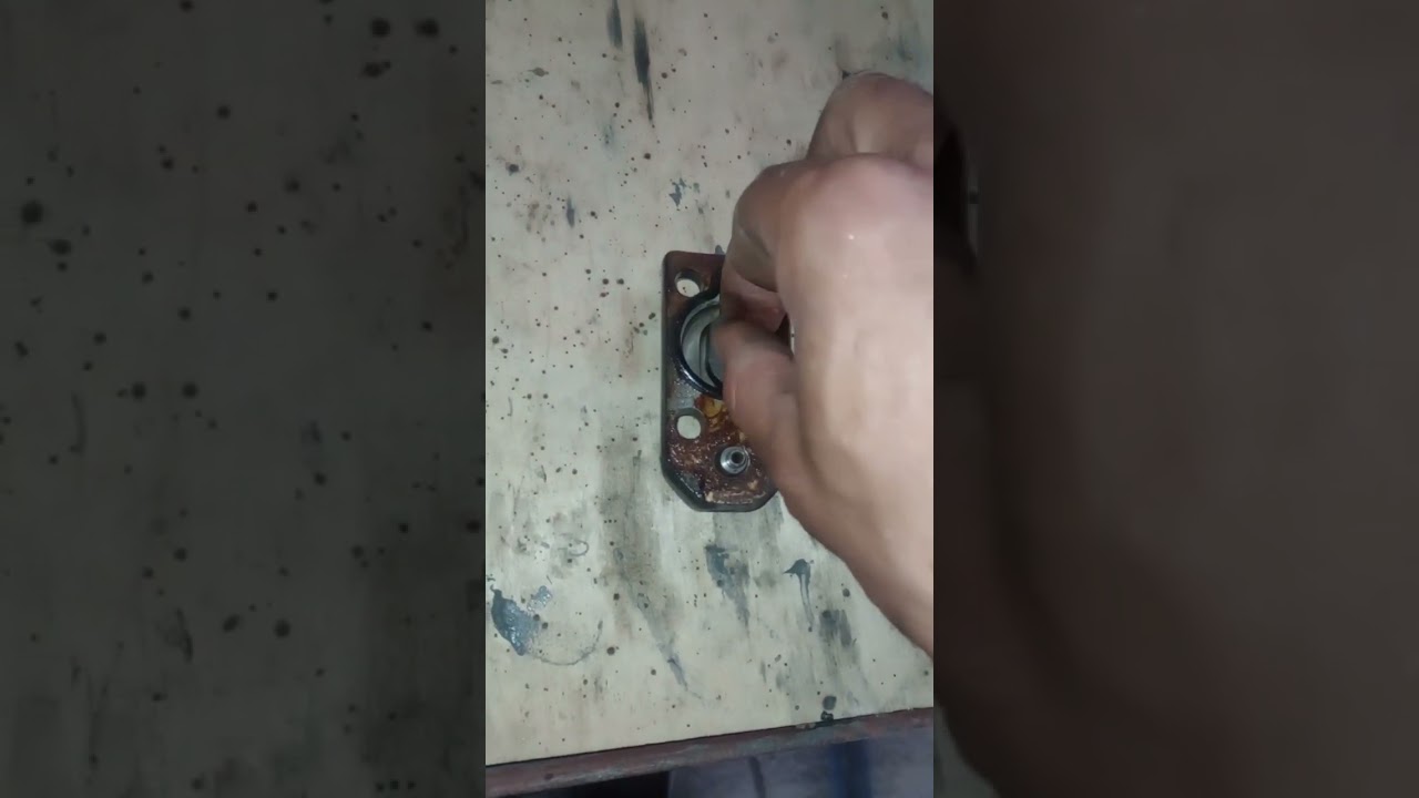 demontare și verificare pompa de înaltă presiune Opel insignia.