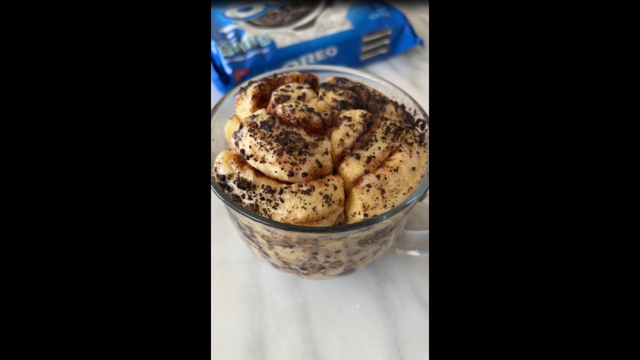 An Oreo Cinnamon Roll, made in the MICROWAVE??