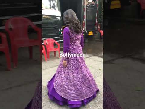 #shorts | Meenakshi Seshadri Hue Spot Outside Jhalak Dikhla ka jaa season 11 Set Par