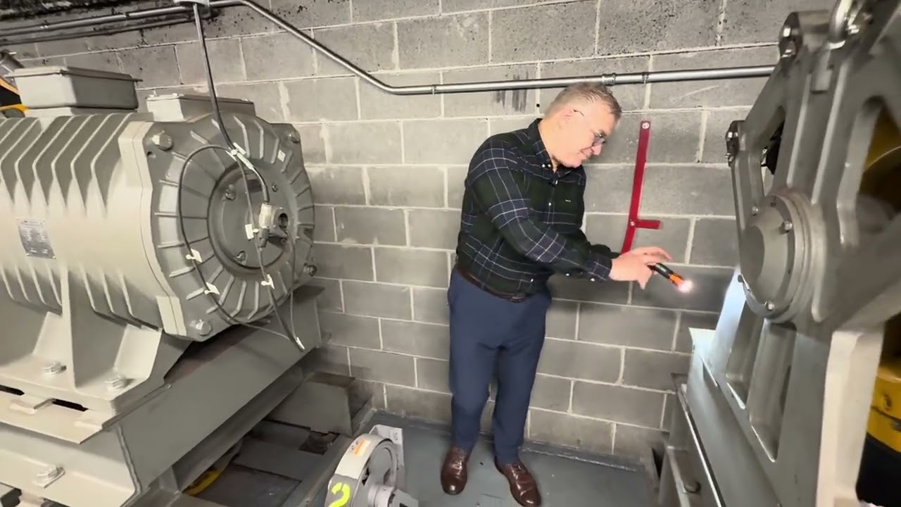 Elevator Machine Room Survey — Cable Rouge, Debris & Unresolved Maintenance Issues