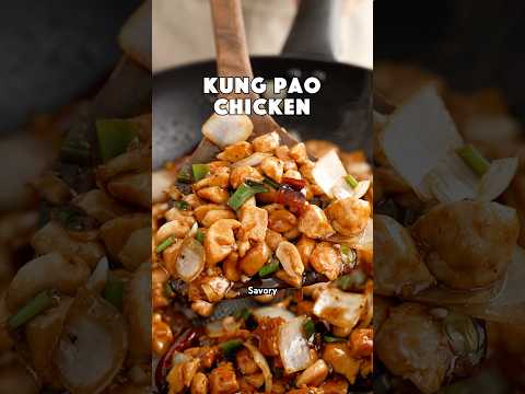 Kung Pao Chicken recipe just like your favourite takeout! #easyrecipe #kungpaochicken #stirfry