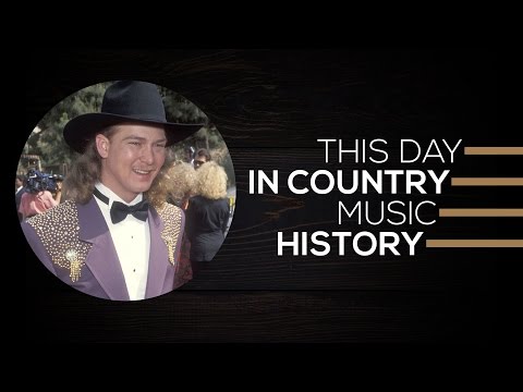 Tracy Lawrence Struck It Big | This Day In Country Music History