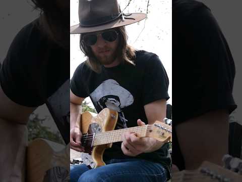 A Quick Riff! "Smokestack Lightning" River Lynch (Howlin' Wolf cover) #bluesguitar #bluesmusic #riff