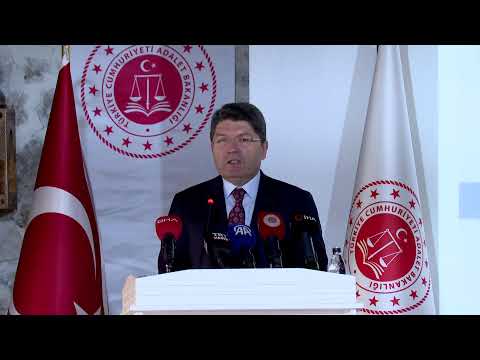 Bakan Tunç, Denetimli Serbestlik Sistemi Değerlendirme Toplantısında konuşuyor. | Ankara