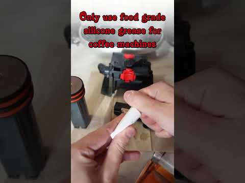 DeLonghi Magnifica ESAM 3200: How to Lubricate the Brewing Unit
