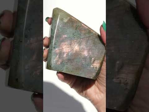 Labradorite: A Crystal For Energetic Protection