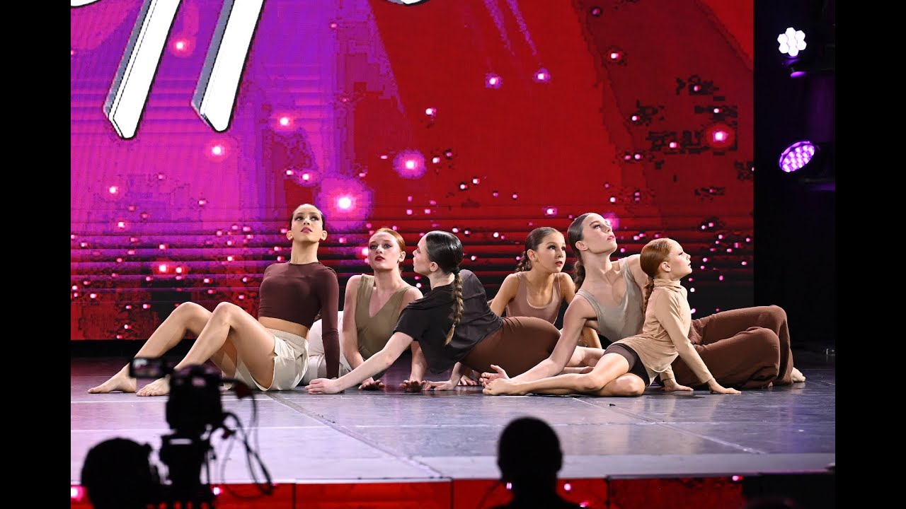 Rhythm Dance Studio: Wait