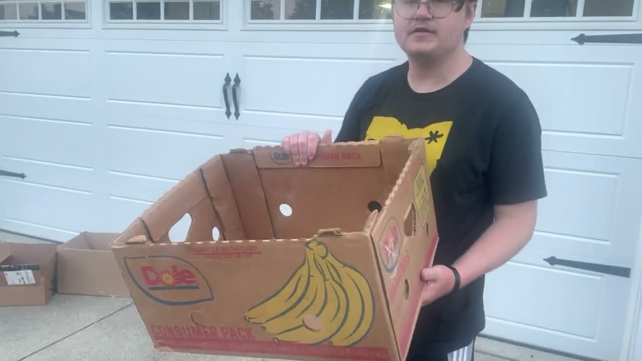 BREAK DOWN CARDBOARD BOXES IN SECONDS!! From a food service worker